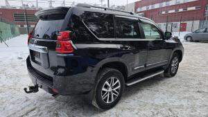 Melns Toyota Land Cruiser 2022 Kauņa, ar dzinēja tilpumu 2.76 L un nobraukumu 133 tūkst. km par 34550 €, foto 5 vietnē AUTOMOTO.COM.LV