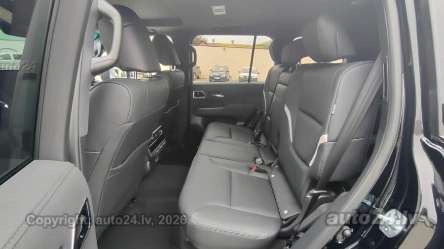 Melns Toyota Land Cruiser 2022 Tallina, ar dzinēja tilpumu 3.30 L un nobraukumu 85 tūkst. km par 147000 €, foto 13 vietnē AUTOMOTO.COM.LV