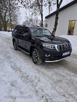 Black Toyota Land Cruiser 2022 in Tallinn, with an engine capacity of 2.80 L and mileage of 122 thousand km for 50000 €, photo 4 on AUTOMOTO.COM.LV