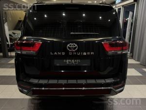 Melns Toyota Land Cruiser 2022 Rīga, ar dzinēja tilpumu 3.30 L un nobraukumu 3 tūkst. km par 135000 €, foto 6 vietnē AUTOMOTO.COM.LV
