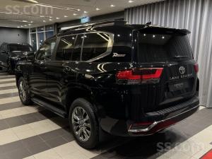 Melns Toyota Land Cruiser 2022 Rīga, ar dzinēja tilpumu 3.30 L un nobraukumu 3 tūkst. km par 135000 €, foto 7 vietnē AUTOMOTO.COM.LV