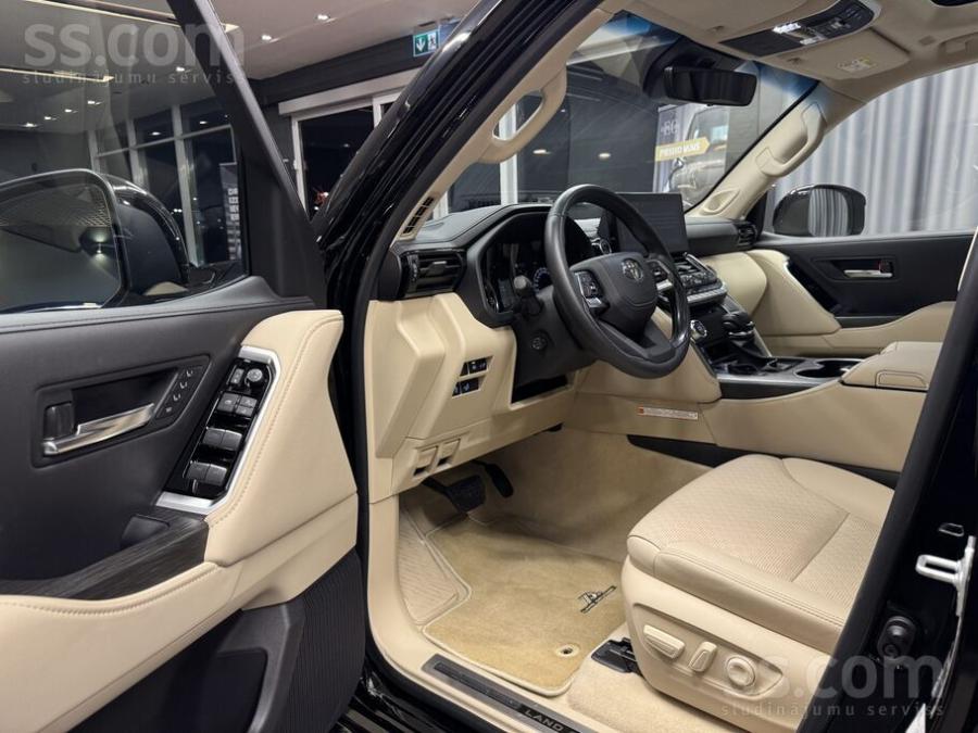 Melns Toyota Land Cruiser 2022 Rīga, ar dzinēja tilpumu 3.30 L un nobraukumu 3 tūkst. km par 135000 €, foto 9 vietnē AUTOMOTO.COM.LV