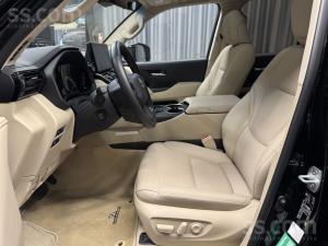 Melns Toyota Land Cruiser 2022 Rīga, ar dzinēja tilpumu 3.30 L un nobraukumu 3 tūkst. km par 135000 €, foto 11 vietnē AUTOMOTO.COM.LV