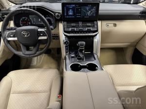 Melns Toyota Land Cruiser 2022 Rīga, ar dzinēja tilpumu 3.30 L un nobraukumu 3 tūkst. km par 135000 €, foto 13 vietnē AUTOMOTO.COM.LV
