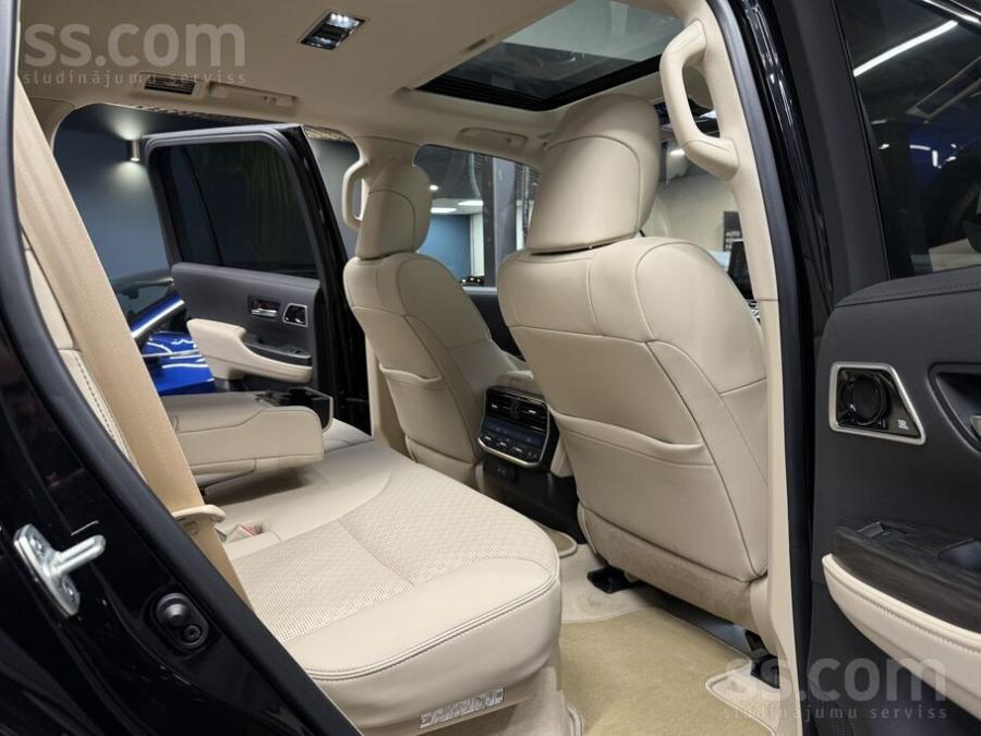 Melns Toyota Land Cruiser 2022 Rīga, ar dzinēja tilpumu 3.30 L un nobraukumu 3 tūkst. km par 135000 €, foto 18 vietnē AUTOMOTO.COM.LV
