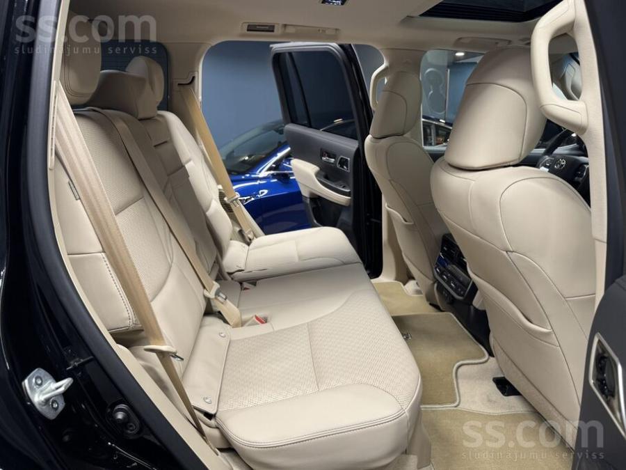 Melns Toyota Land Cruiser 2022 Rīga, ar dzinēja tilpumu 3.30 L un nobraukumu 3 tūkst. km par 135000 €, foto 19 vietnē AUTOMOTO.COM.LV