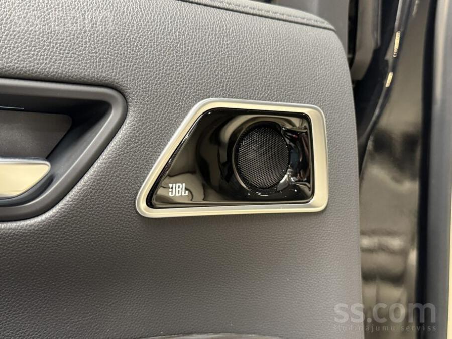 Melns Toyota Land Cruiser 2022 Rīga, ar dzinēja tilpumu 3.30 L un nobraukumu 3 tūkst. km par 135000 €, foto 21 vietnē AUTOMOTO.COM.LV