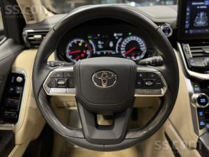 Melns Toyota Land Cruiser 2022 Rīga, ar dzinēja tilpumu 3.30 L un nobraukumu 3 tūkst. km par 135000 €, foto 24 vietnē AUTOMOTO.COM.LV