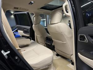 Black Toyota Land Cruiser 2022 in Riga, with an engine capacity of 3.30 L and mileage of 3 thousand km for 135000 €, photo 17 on AUTOMOTO.COM.LV