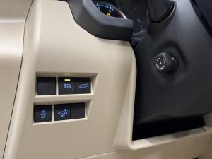 Black Toyota Land Cruiser 2022 in Riga, with an engine capacity of 3.30 L and mileage of 3 thousand km for 135000 €, photo 26 on AUTOMOTO.COM.LV