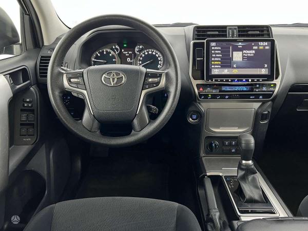 Black Toyota Land Cruiser 2022 in Vilnius, with an engine capacity of 2.76 L and mileage of 123 thousand km for 39900 €, photo 9 on AUTOMOTO.COM.LV