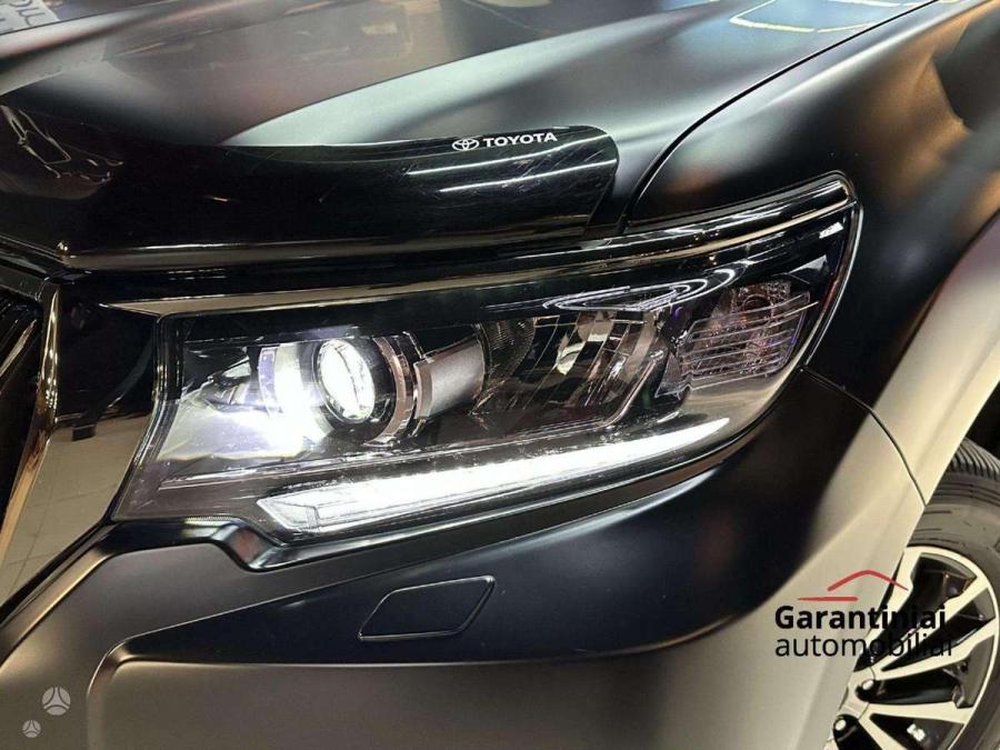 Melns Toyota Land Cruiser 2022 Viļņa, ar dzinēja tilpumu 2.80 L un nobraukumu 87 tūkst. km par 59000 €, foto 4 vietnē AUTOMOTO.COM.LV