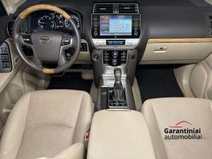 Melns Toyota Land Cruiser 2022 Viļņa, ar dzinēja tilpumu 2.80 L un nobraukumu 87 tūkst. km par 59000 €, foto 7 vietnē AUTOMOTO.COM.LV