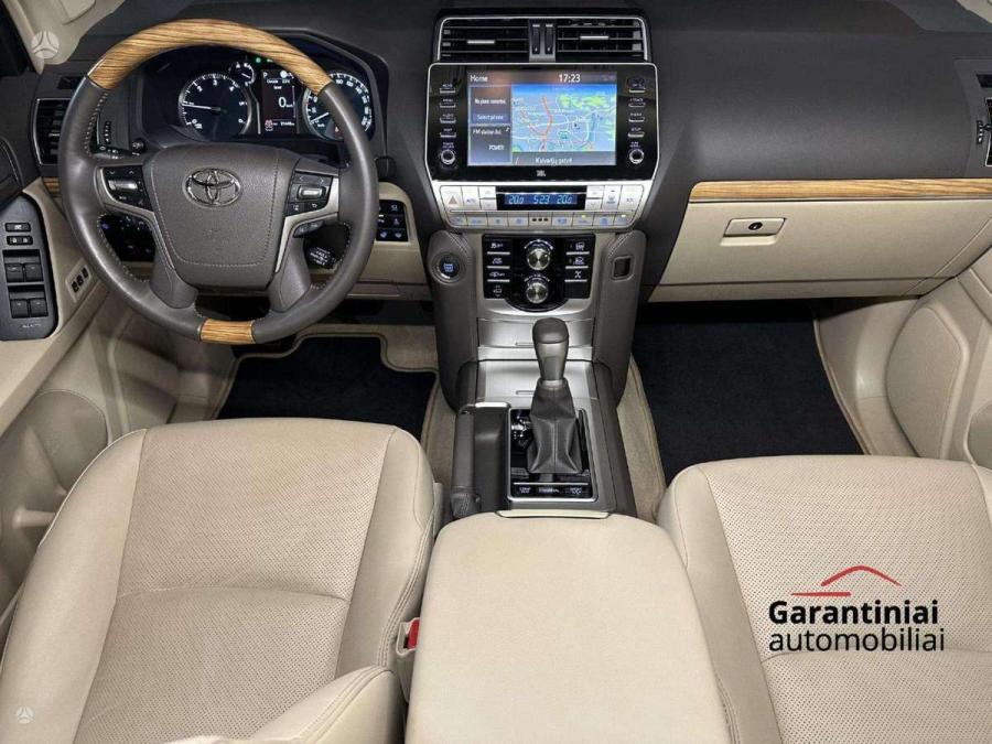 Melns Toyota Land Cruiser 2022 Viļņa, ar dzinēja tilpumu 2.80 L un nobraukumu 87 tūkst. km par 59000 €, foto 7 vietnē AUTOMOTO.COM.LV