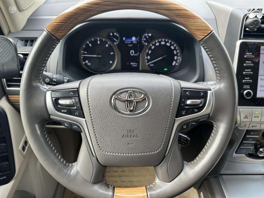 Melns Toyota Land Cruiser 2022 Viļņa, ar dzinēja tilpumu 2.80 L un nobraukumu 87 tūkst. km par 59000 €, foto 15 vietnē AUTOMOTO.COM.LV