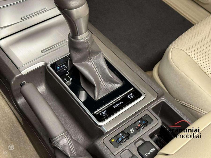 Melns Toyota Land Cruiser 2022 Viļņa, ar dzinēja tilpumu 2.80 L un nobraukumu 87 tūkst. km par 59000 €, foto 32 vietnē AUTOMOTO.COM.LV
