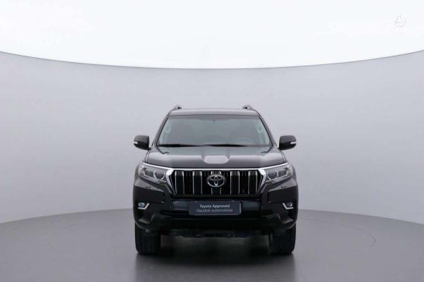 Черный Тойота Ленд Крузер 2022 в Вильнюс, объемом двигателя 2.76 л и пробегом 23 тыс. км за 59990 €, фото 6 на AUTOMOTO.COM.LV
