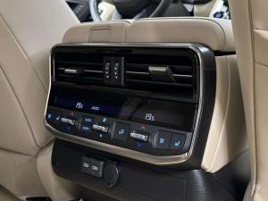 Melns Toyota Land Cruiser 2022 Rīga, ar dzinēja tilpumu 3.35 L un nobraukumu 3 tūkst. km par 129990 €, foto 16 vietnē AUTOMOTO.COM.LV