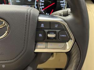 Melns Toyota Land Cruiser 2022 Rīga, ar dzinēja tilpumu 3.35 L un nobraukumu 3 tūkst. km par 129990 €, foto 18 vietnē AUTOMOTO.COM.LV