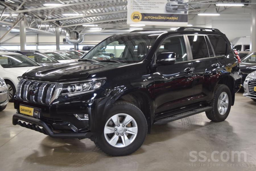 Melns Toyota Land Cruiser 2023 Rīga, ar dzinēja tilpumu 2.80 L un nobraukumu 54 tūkst. km par 51900 €, foto 1 vietnē AUTOMOTO.COM.LV