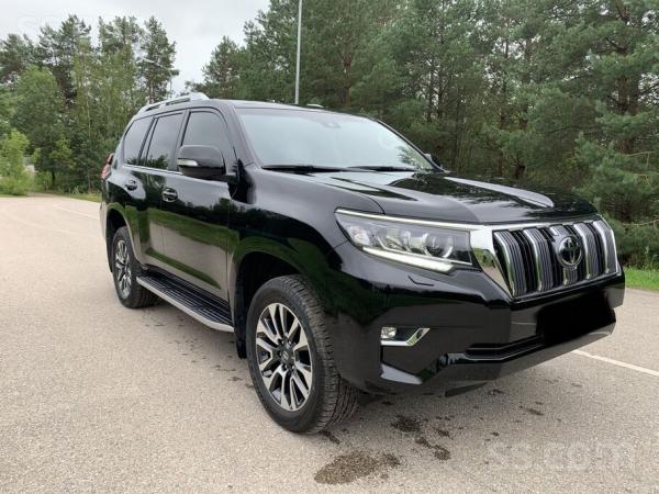 Melns Toyota Land Cruiser 2023 Jēkabpils, ar dzinēja tilpumu 2.80 L un nobraukumu 28 tūkst. km par 53000 €, foto 3 vietnē AUTOMOTO.COM.LV