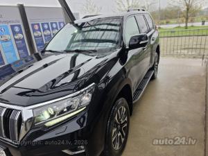 Черный Тойота Ленд Крузер 2023 в Таллин, объемом двигателя 2.80 л и пробегом 68 тыс. км за 56000 €, фото 3 на AUTOMOTO.COM.LV