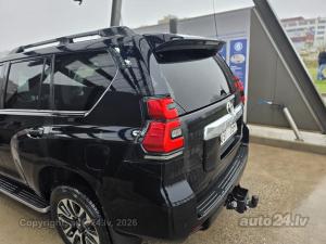 Черный Тойота Ленд Крузер 2023 в Таллин, объемом двигателя 2.80 л и пробегом 68 тыс. км за 56000 €, фото 5 на AUTOMOTO.COM.LV