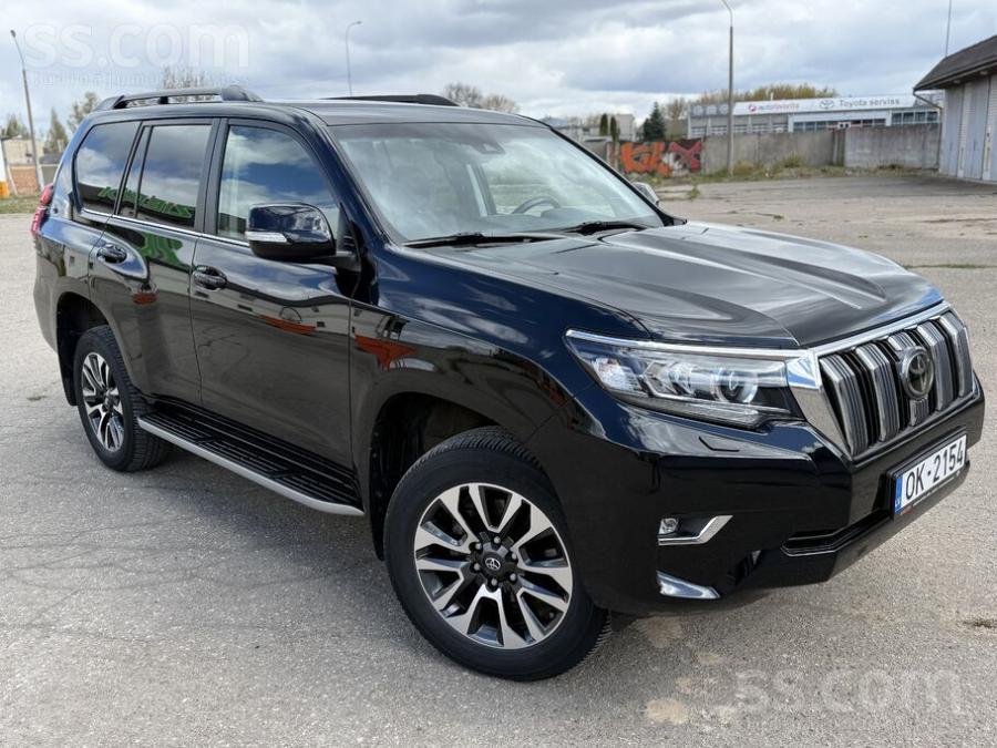 Melns Toyota Land Cruiser 2023 Daugavpils, ar dzinēja tilpumu 2.80 L un nobraukumu 58 tūkst. km par 52000 €, foto 1 vietnē AUTOMOTO.COM.LV