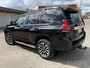 Melns Toyota Land Cruiser 2023 Daugavpils, ar dzinēja tilpumu 2.80 L un nobraukumu 58 tūkst. km par 52000 €, foto 4 vietnē AUTOMOTO.COM.LV