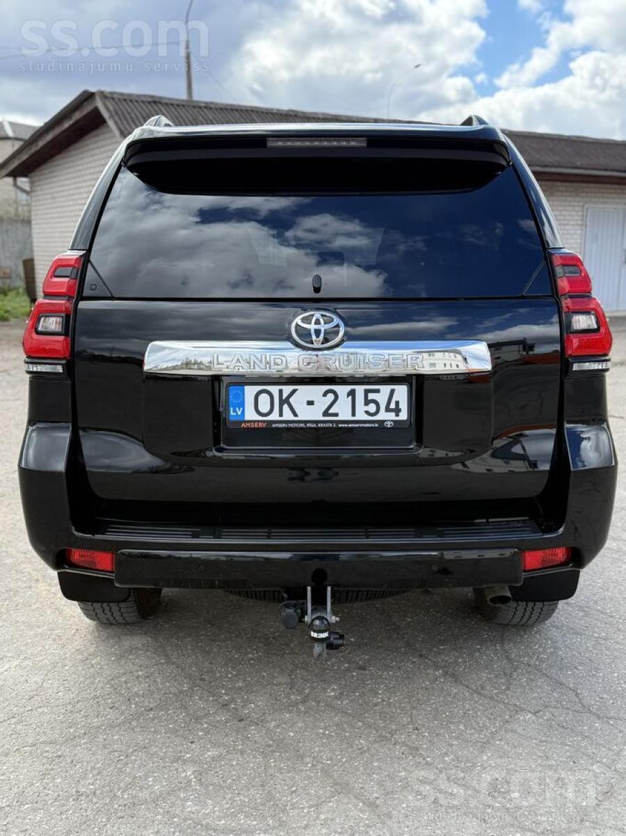 Melns Toyota Land Cruiser 2023 Daugavpils, ar dzinēja tilpumu 2.80 L un nobraukumu 58 tūkst. km par 52000 €, foto 7 vietnē AUTOMOTO.COM.LV