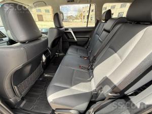 Melns Toyota Land Cruiser 2023 Daugavpils, ar dzinēja tilpumu 2.80 L un nobraukumu 58 tūkst. km par 52000 €, foto 10 vietnē AUTOMOTO.COM.LV