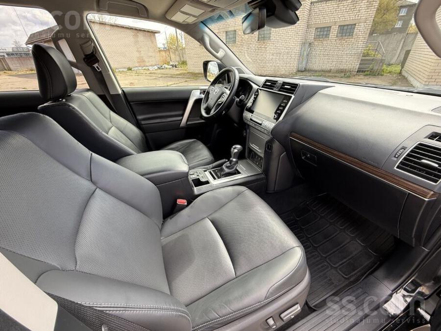 Melns Toyota Land Cruiser 2023 Daugavpils, ar dzinēja tilpumu 2.80 L un nobraukumu 58 tūkst. km par 52000 €, foto 11 vietnē AUTOMOTO.COM.LV