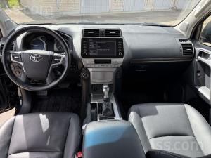 Melns Toyota Land Cruiser 2023 Daugavpils, ar dzinēja tilpumu 2.80 L un nobraukumu 58 tūkst. km par 52000 €, foto 24 vietnē AUTOMOTO.COM.LV