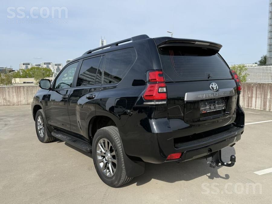 Melns Toyota Land Cruiser 2023 Rīga, ar dzinēja tilpumu 2.80 L un nobraukumu 62 tūkst. km par 50500 €, foto 7 vietnē AUTOMOTO.COM.LV