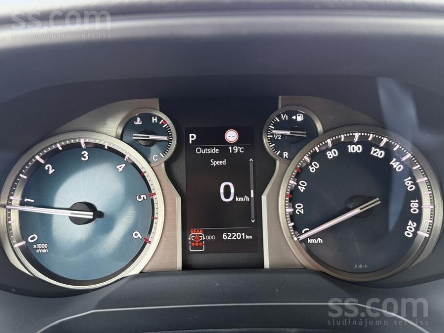 Melns Toyota Land Cruiser 2023 Rīga, ar dzinēja tilpumu 2.80 L un nobraukumu 62 tūkst. km par 50500 €, foto 10 vietnē AUTOMOTO.COM.LV