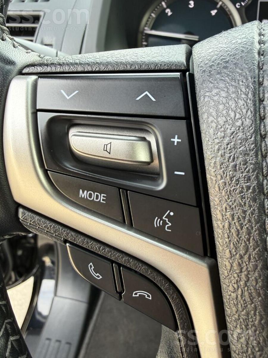 Melns Toyota Land Cruiser 2023 Rīga, ar dzinēja tilpumu 2.80 L un nobraukumu 62 tūkst. km par 50500 €, foto 12 vietnē AUTOMOTO.COM.LV