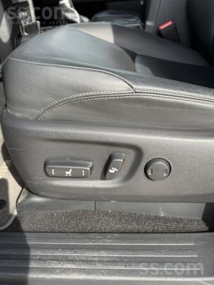 Melns Toyota Land Cruiser 2023 Rīga, ar dzinēja tilpumu 2.80 L un nobraukumu 62 tūkst. km par 50500 €, foto 22 vietnē AUTOMOTO.COM.LV
