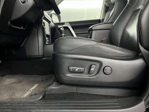 Melns Toyota Land Cruiser 2023 Viļņa, ar dzinēja tilpumu 2.76 L un nobraukumu 87 tūkst. km par 49900 €, foto 27 vietnē AUTOMOTO.COM.LV