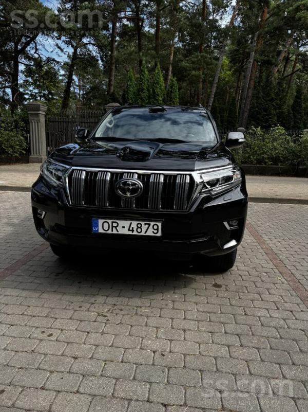 Melns Toyota Land Cruiser 2023 Jūrmala, ar dzinēja tilpumu 2.80 L un nobraukumu 88 tūkst. km par 49900 €, foto 1 vietnē AUTOMOTO.COM.LV