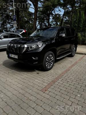 Black Toyota Land Cruiser 2023 in Jurmala, with an engine capacity of 2.80 L and mileage of 88 thousand km for 49900 €, photo 3 on AUTOMOTO.COM.LV
