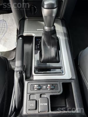 Black Toyota Land Cruiser 2023 in Jurmala, with an engine capacity of 2.80 L and mileage of 88 thousand km for 49900 €, photo 10 on AUTOMOTO.COM.LV