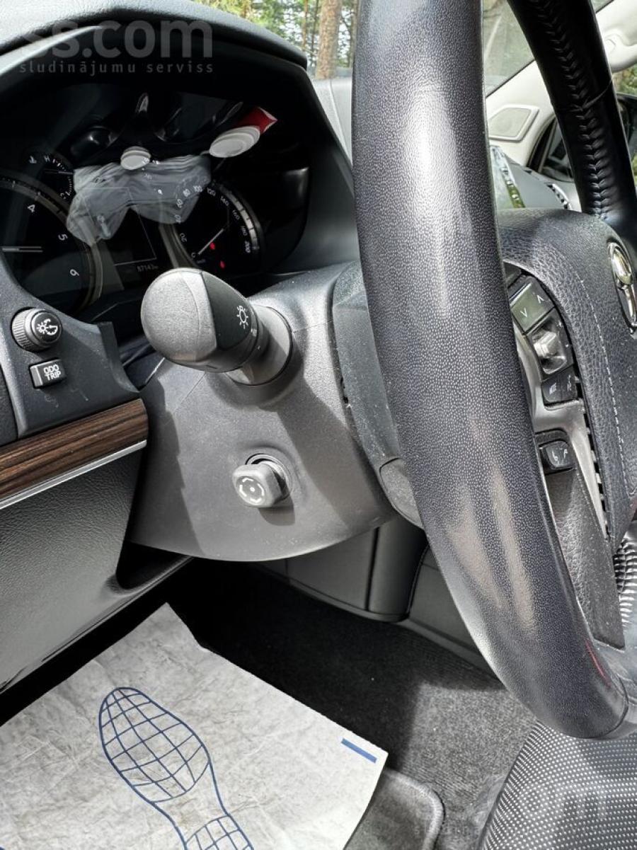 Black Toyota Land Cruiser 2023 in Jurmala, with an engine capacity of 2.80 L and mileage of 88 thousand km for 49900 €, photo 14 on AUTOMOTO.COM.LV
