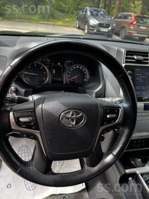 Black Toyota Land Cruiser 2023 in Jurmala, with an engine capacity of 2.80 L and mileage of 88 thousand km for 49900 €, photo 15 on AUTOMOTO.COM.LV