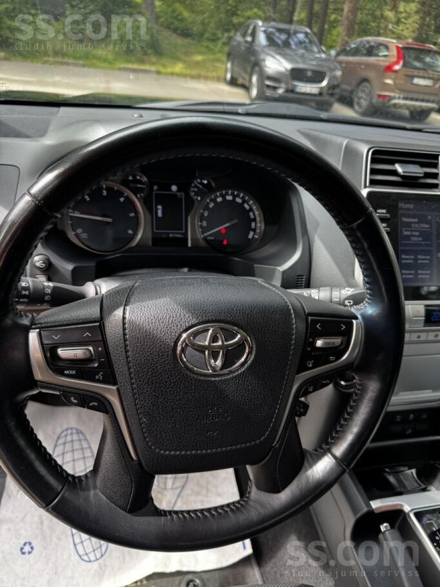 Black Toyota Land Cruiser 2023 in Jurmala, with an engine capacity of 2.80 L and mileage of 88 thousand km for 49900 €, photo 15 on AUTOMOTO.COM.LV