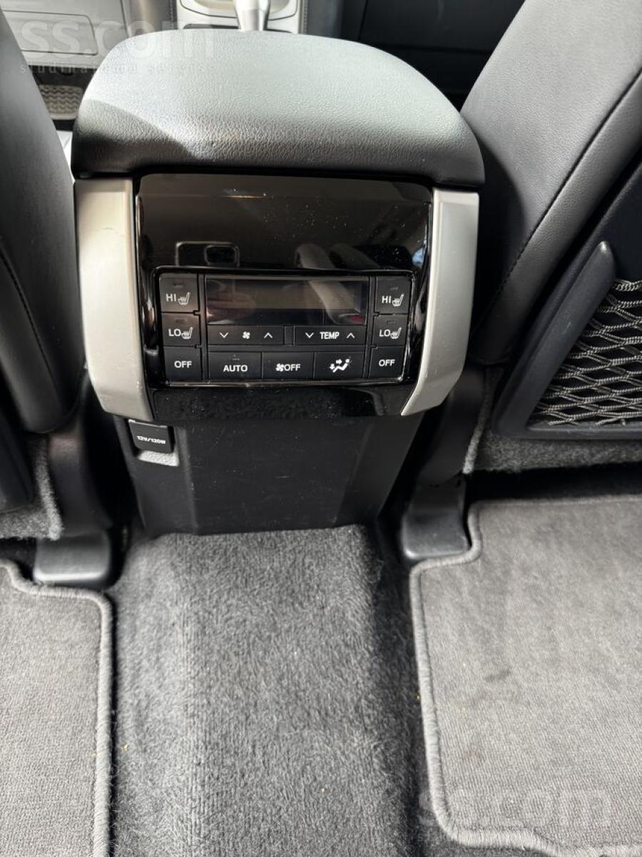 Black Toyota Land Cruiser 2023 in Jurmala, with an engine capacity of 2.80 L and mileage of 88 thousand km for 49900 €, photo 16 on AUTOMOTO.COM.LV