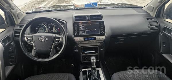 Black Toyota Land Cruiser 2023 in Riga, with an engine capacity of 2.80 L and mileage of 55 thousand km for 52500 €, photo 10 on AUTOMOTO.COM.LV
