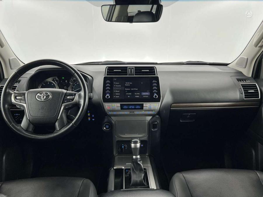Black Toyota Land Cruiser 2023 in Vilnius, with an engine capacity of 2.76 L and mileage of 91 thousand km for 49900 €, photo 9 on AUTOMOTO.COM.LV
