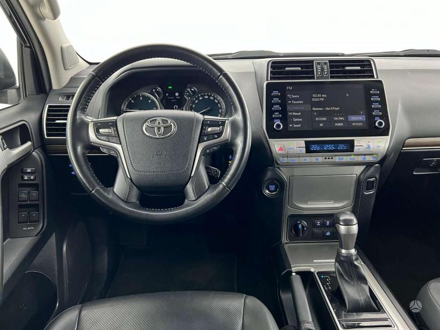 Black Toyota Land Cruiser 2023 in Vilnius, with an engine capacity of 2.76 L and mileage of 91 thousand km for 49900 €, photo 10 on AUTOMOTO.COM.LV