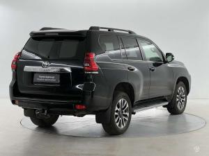 Black Toyota Land Cruiser 2023 in Vilnius, with an engine capacity of 2.76 L and mileage of 91 thousand km for 49900 €, photo 21 on AUTOMOTO.COM.LV