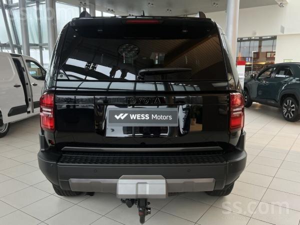 Melns Toyota Land Cruiser 2025 Rīga, ar dzinēja tilpumu 2.80 L un nobraukumu 2 tūkst. km par 91855 €, foto 4 vietnē AUTOMOTO.COM.LV